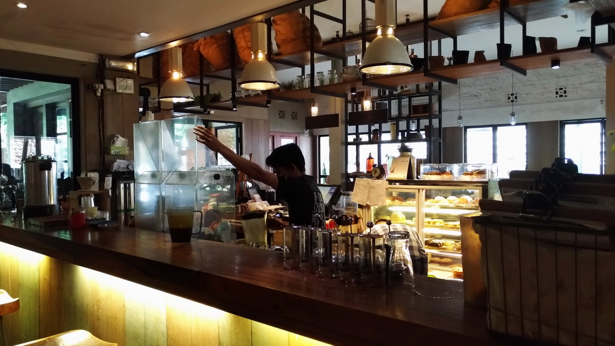 Brunch Sambil Menikmati Kopi Enak, Two Cents Coffee. – Andri Permana